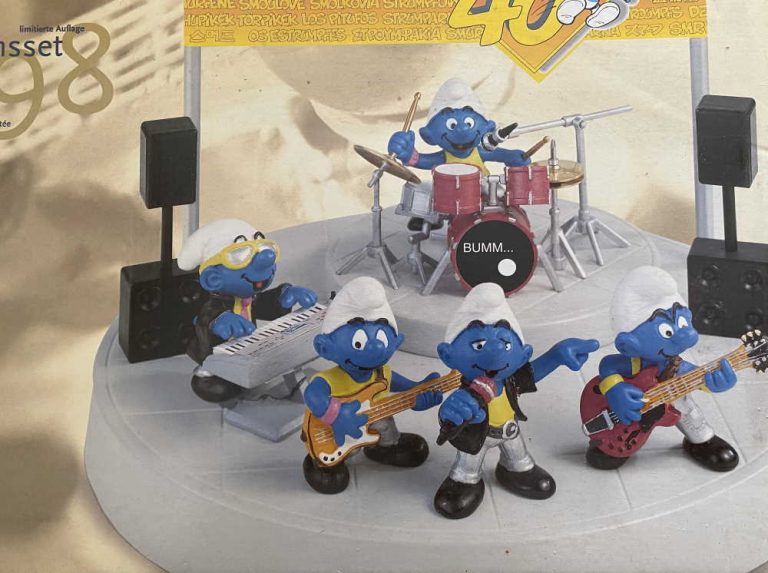 Smurfs 40th ANNIVERSARY Smurf Band Playset by SCHLEICH - World ...